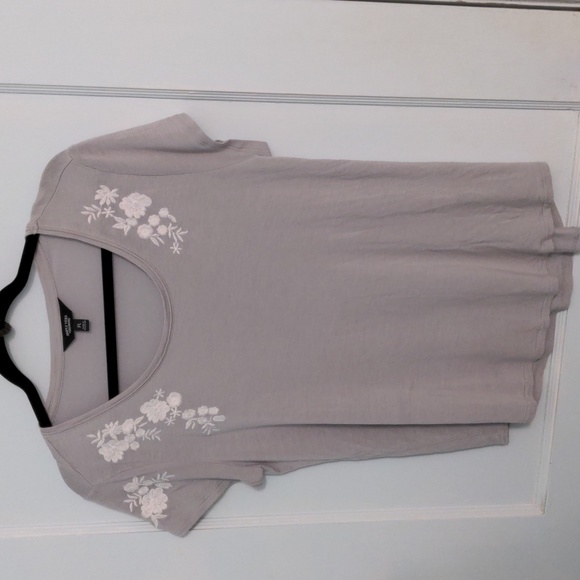 Simply Vera Vera Wang | Tops | Simply Vera Size Lp Light Gray T With ...